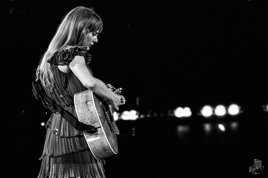 Taylor Swifts neues Album: Ein um sich selbst kreisender Megastar | Die ...